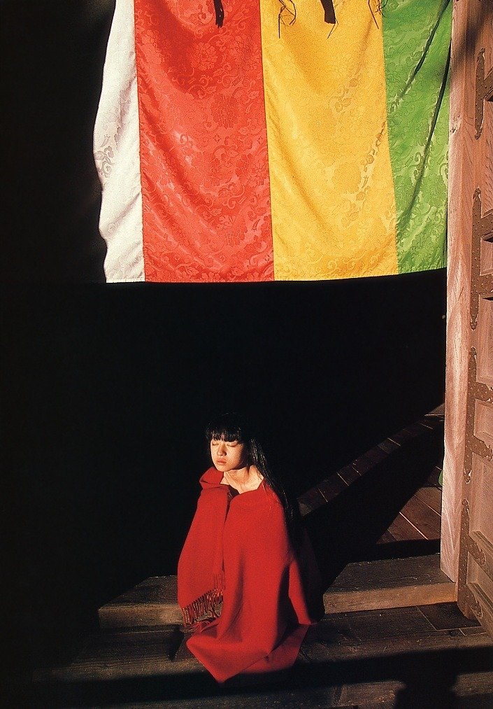 @loomii:栗山千明1997年的写真集《神话少女》，日本摄影大师筱山纪信 桃子圈